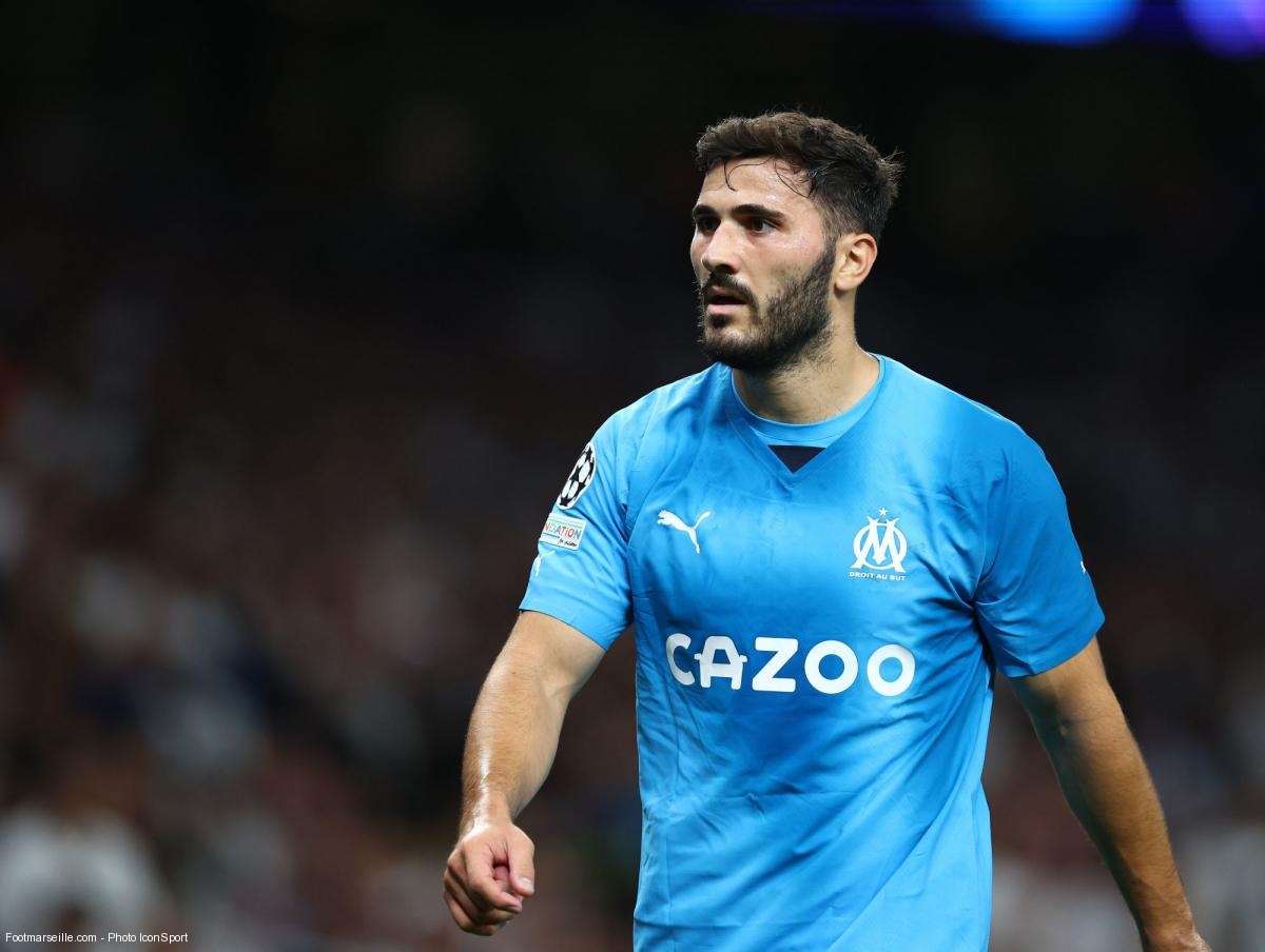 Officiel : libre, Sead Kolašinac signe à l'Atalanta