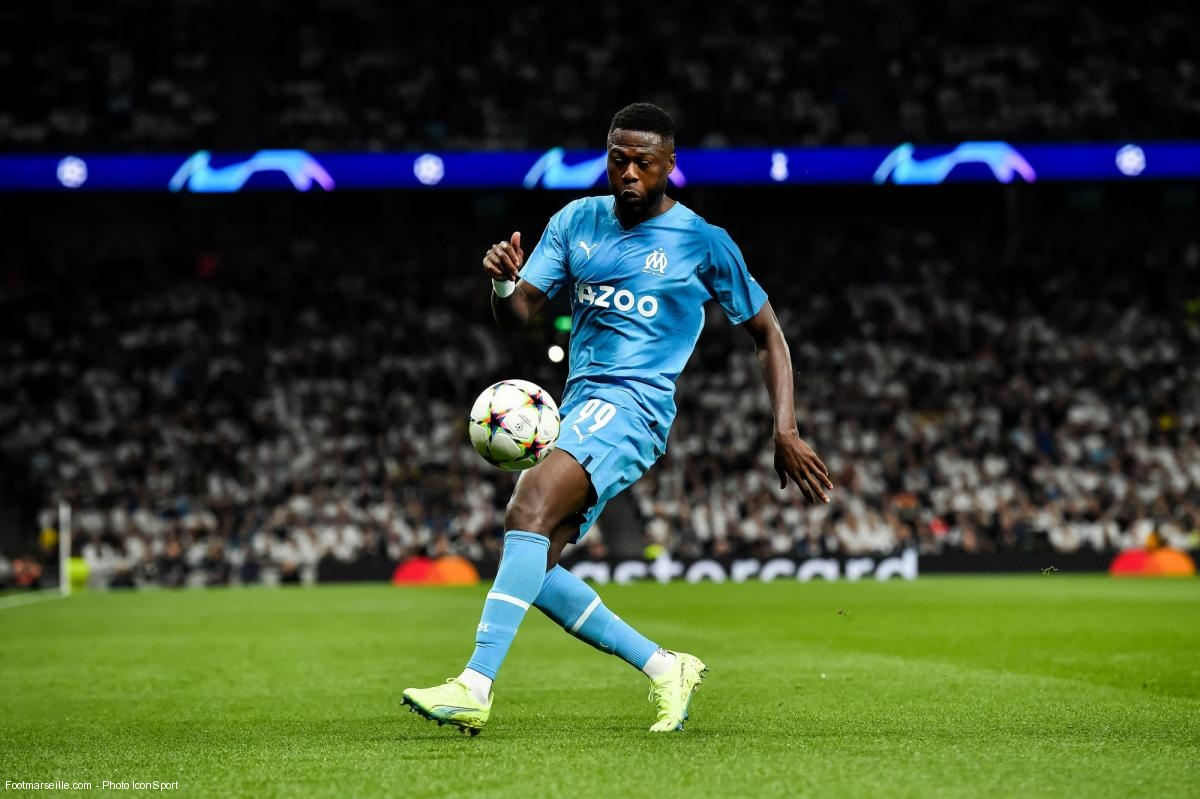 Mbemba cible d'insultes, suite à la blessure de Heung-min Son