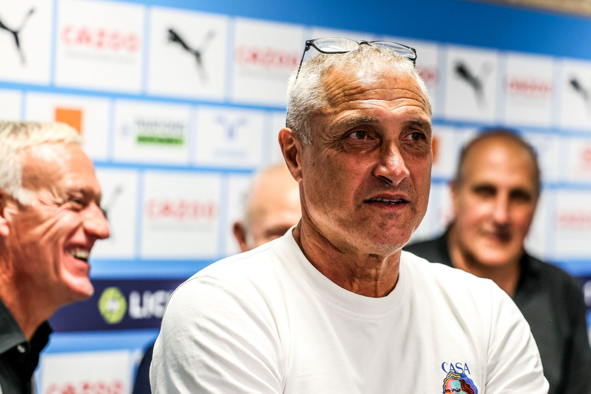 Casoni répond aux accusations de racisme, une enquête en cours