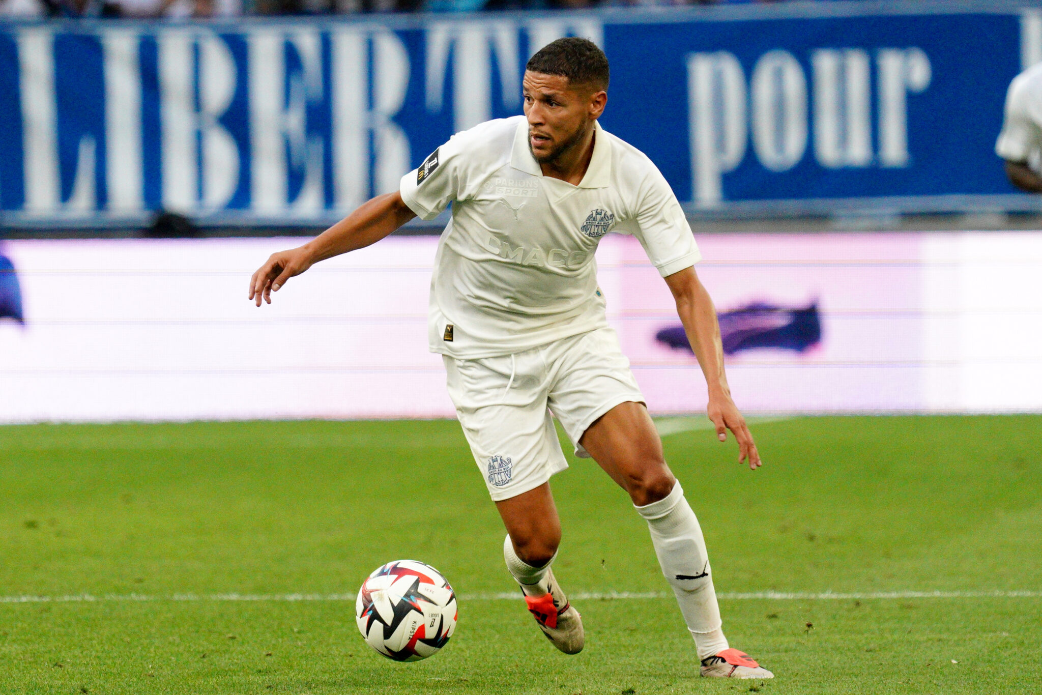 Om Officiel Harit Signe En Turquie