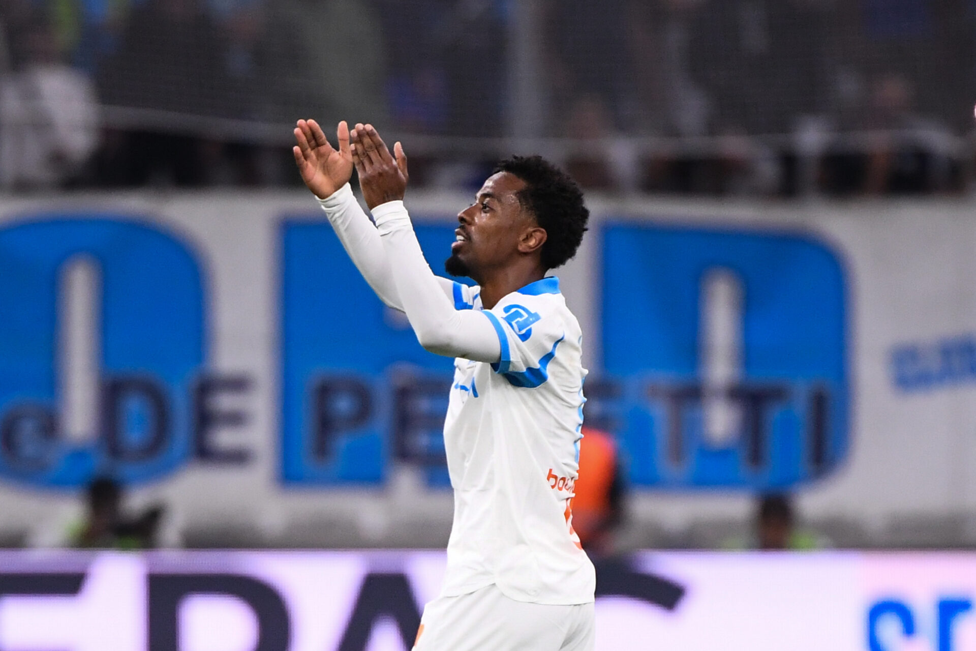 Mercato OM - Un premier club se place sur Angel Gomes