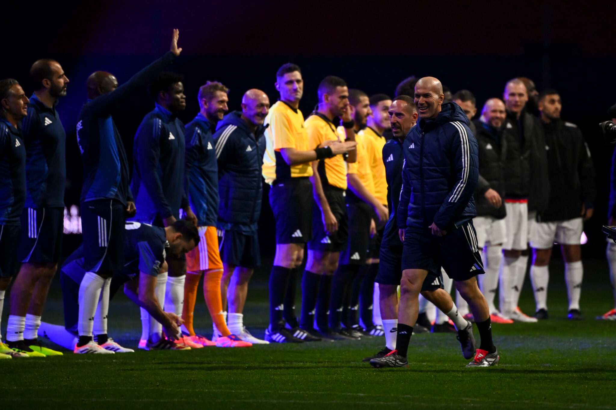 Ex-OM - Universe League : standing ovation pour Zidane au Vélodrome